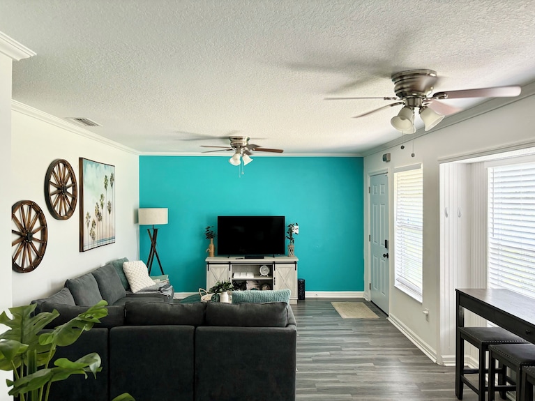 Andover Tropical Oasis - Private Heated Pool, Dog-friendly, Fenced Yard - Port Charlotte, FL