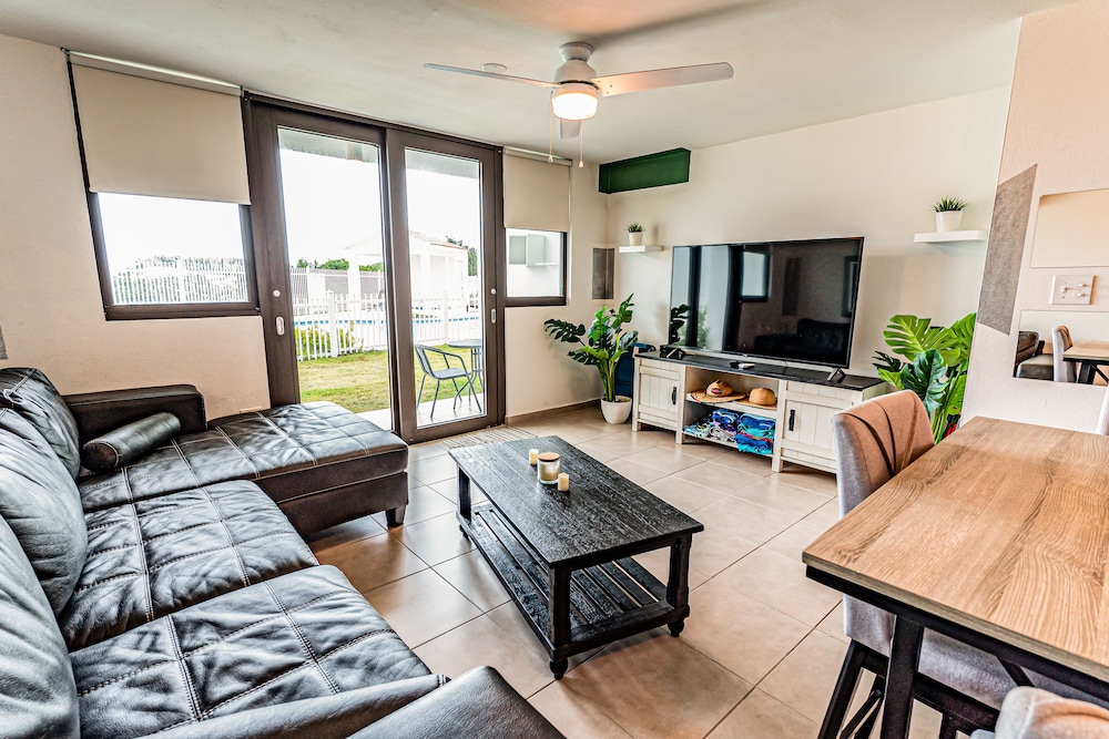 3 Bedroom Oceanfront Beach House - Isabela