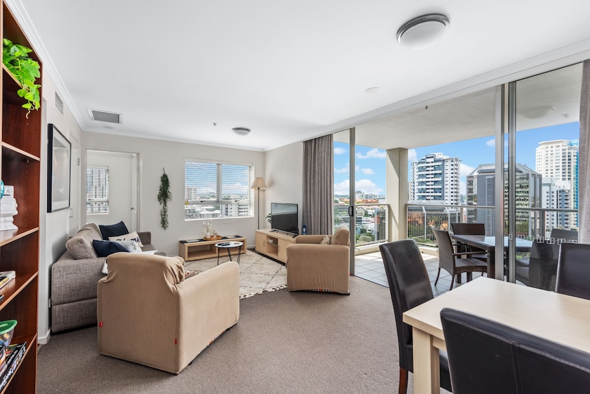 Central Heights ~ 2bed/2bath/car/pool/views ~ Cbd - Ballymore Stadium