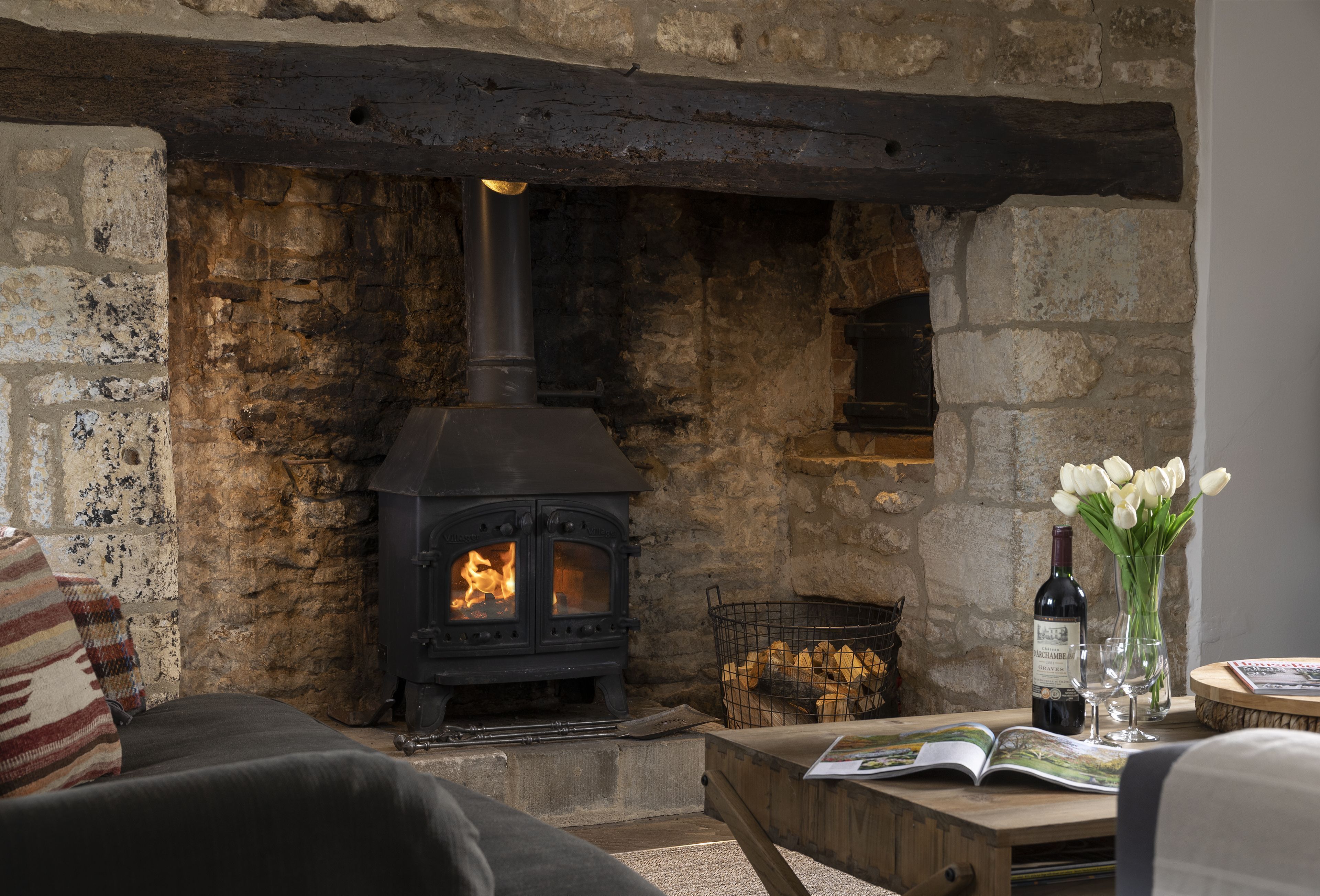 Located In The Charming Cotswolds Village Of Foscot, Shepherds Cottage Is A Beautiful 17th Century, - Chipping Norton