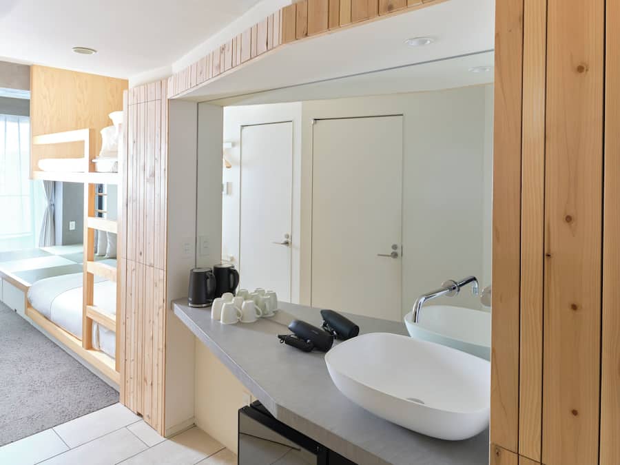 Quarto superior, para não fumantes (Triple, Max5 Comfort3) | Edredons de pluma, escrivaninha, Wi-Fi de cortesia, roupa de cama