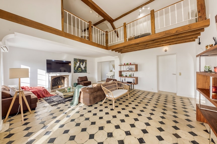 Charmante Maison De 240m2 Avec Bâtisse Supplémentaire Indépendante De 80 M2 - Yvelines