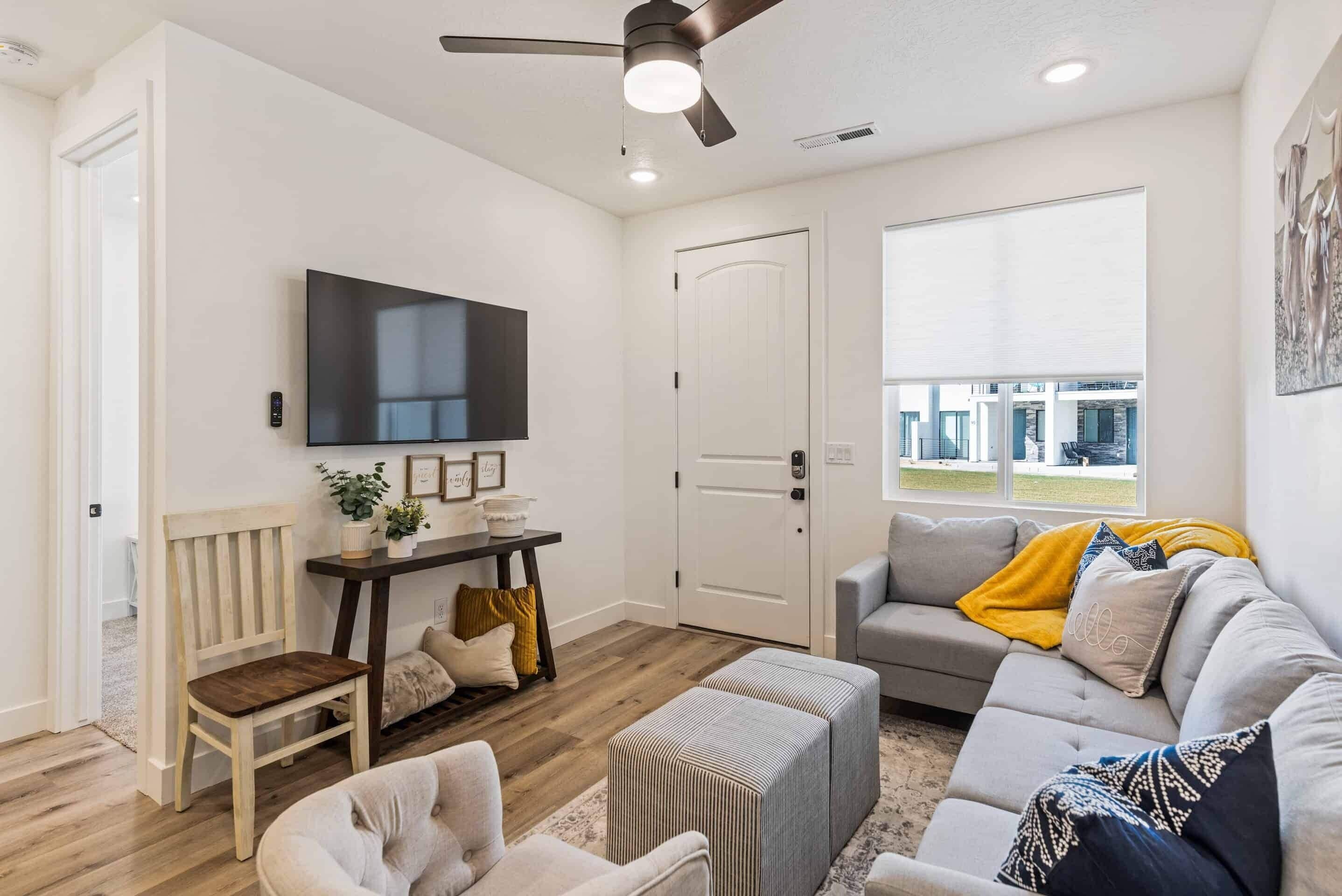 Adventures At The Cowabungalow: Desert Color Lagoon + Beaches - St. George