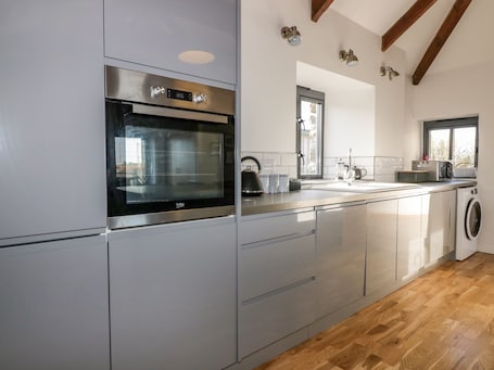 Casa de Campo | Cozinha privada | Um frigorĆfico, uma mĆ”quina de lavar louƧa, uma chaleira elĆ©trica