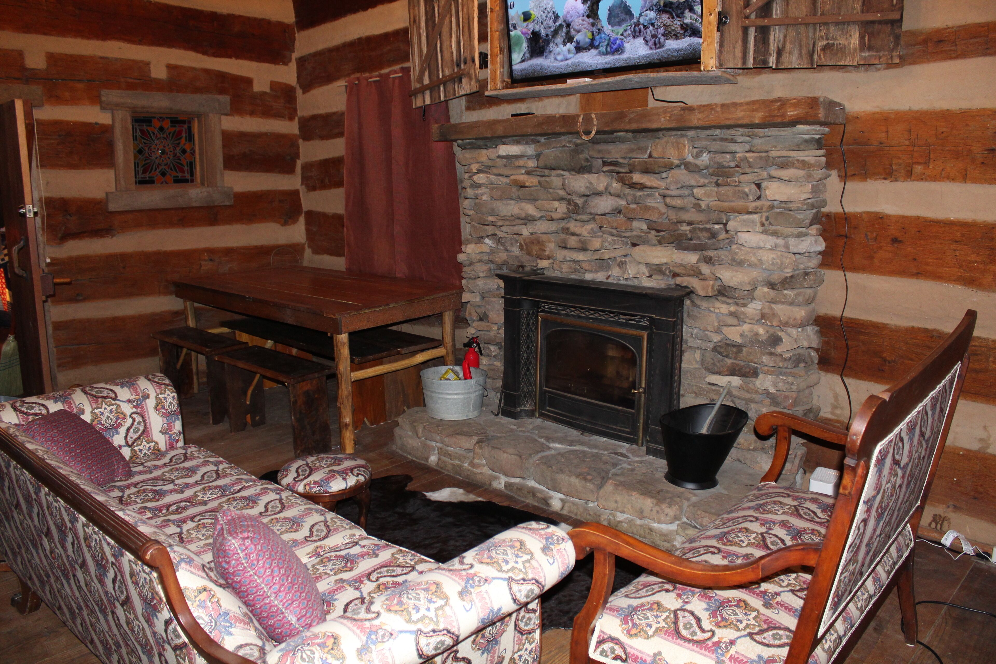 Step Back In Time A Charming 1880 Historic Cabin - Boone Lake, TN
