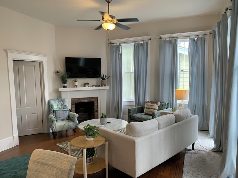 By Forsyth Park, W/ King Bed +New Bath & Kitchen! - Savannah