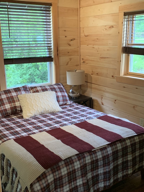 Private Trout Pond Retreat. Near Seneca Lake Wine Trails & Watkins Glen - Watkins Glen, NY