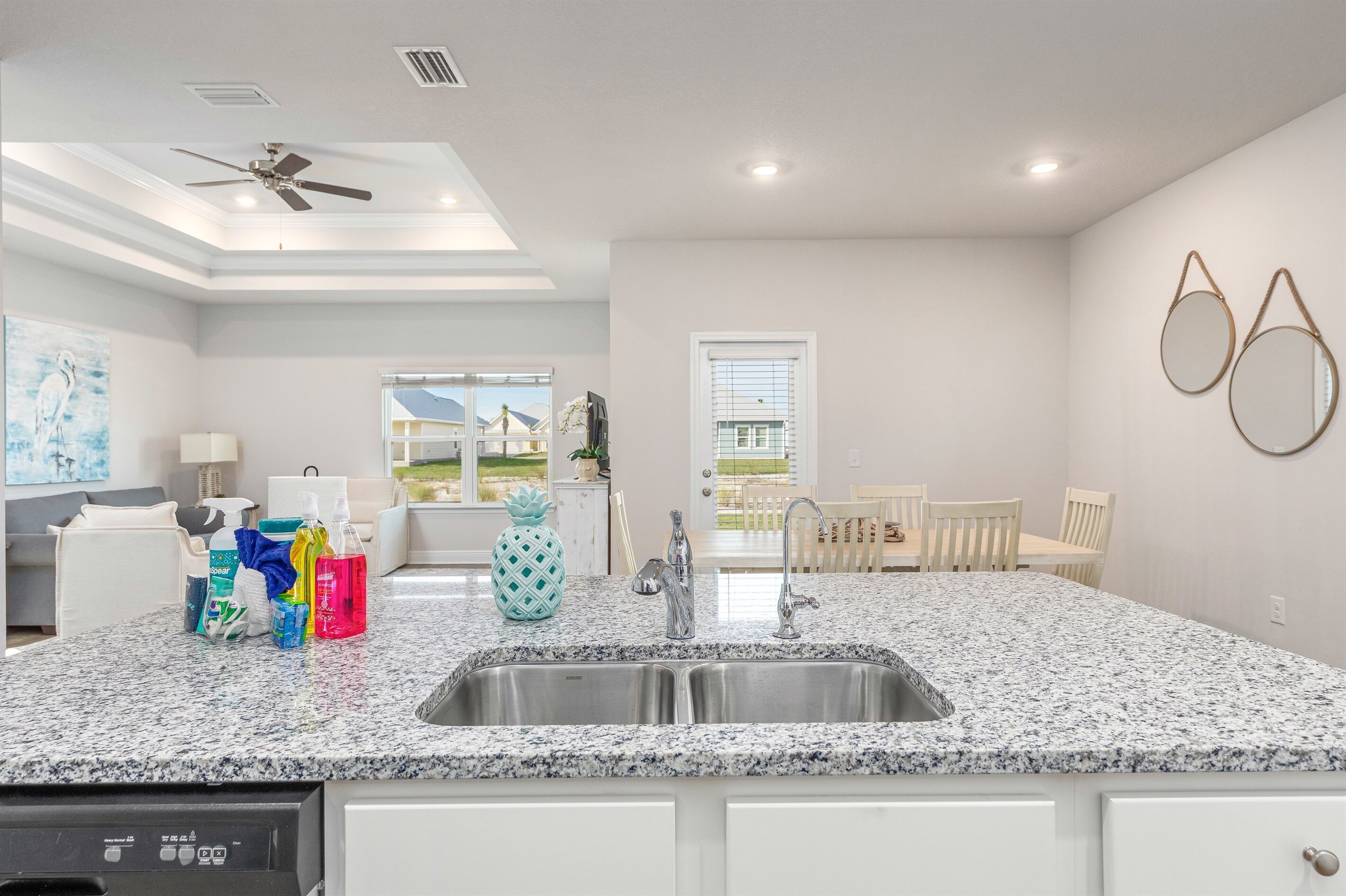 Luxe Beach House W/ Bbq Gril, Pool Access  & Near The Beach. Pet Friendly - Port St. Joe, FL