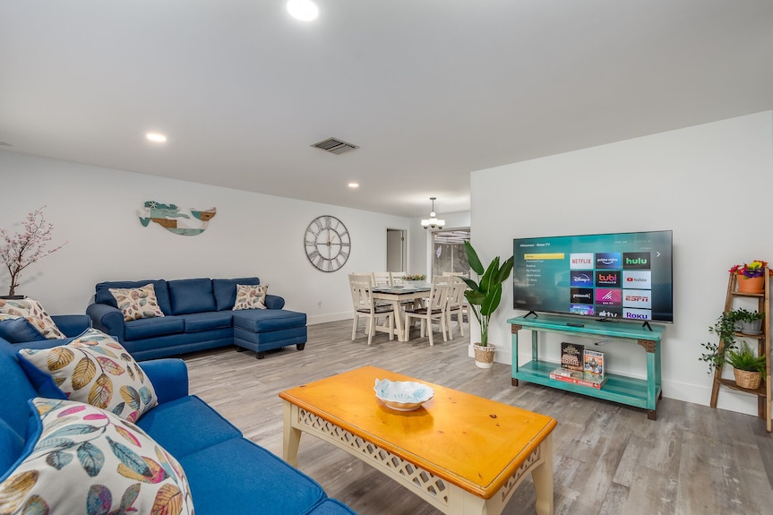 Lovely Home! Heated Pool, Firepit, 2 King Beds ~ 15 Mins To Clearwater Beach! - クリアウォーター, FL