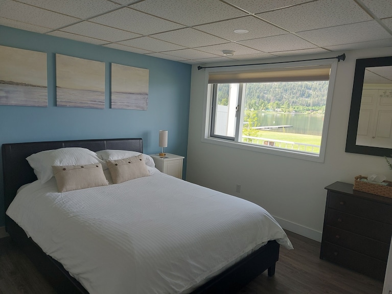 Little Shuswap Lake Front Suite - British Columbia