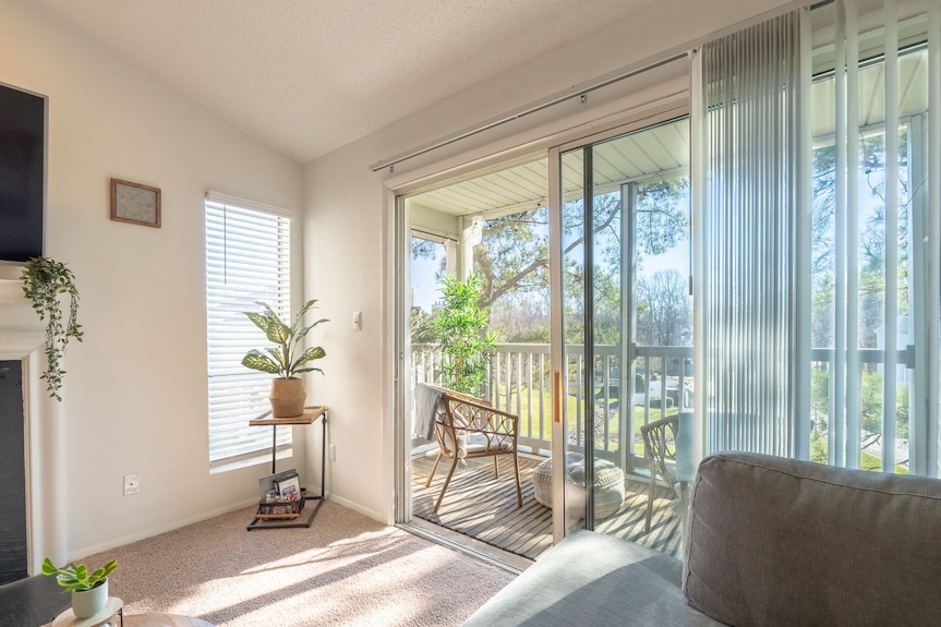 King Suite South Charlotte | Free Parking & Pool - Cotswold - Charlotte