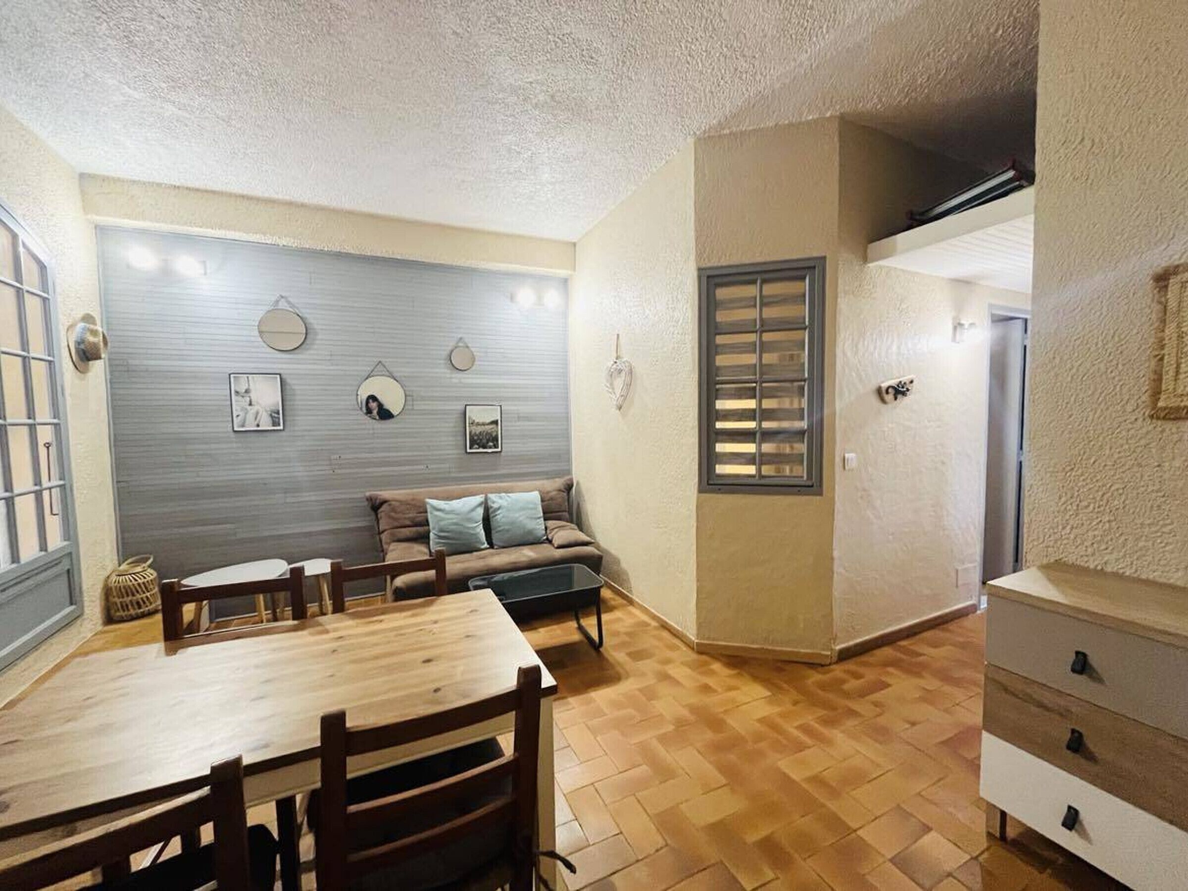 Appartement T2 à Lumio Avec Terrasse Et Parking, à 100m De La Plage - Lumio