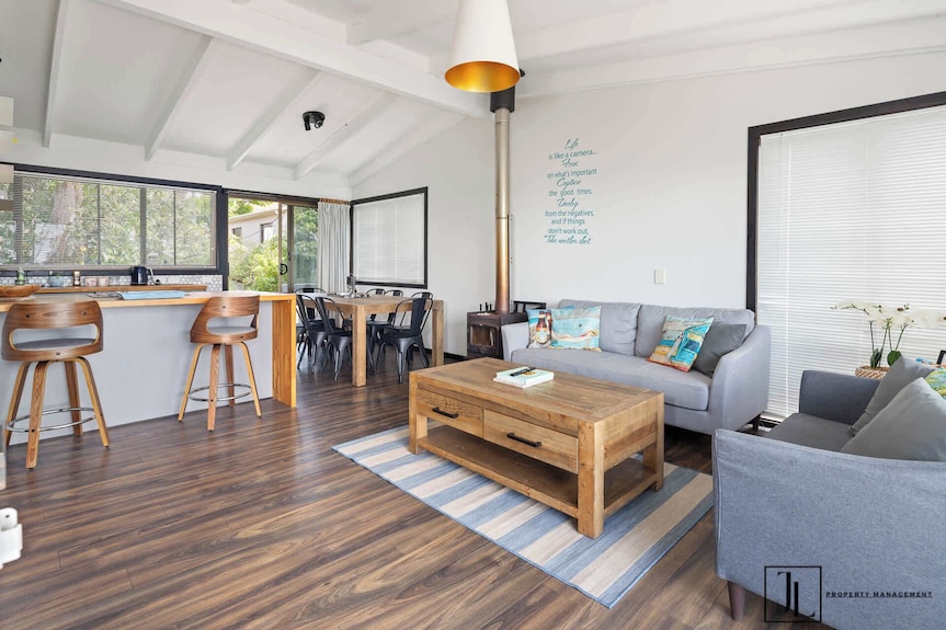 Waterfront Pet-friendly Home | Oceanview Cottage - Malua Bay