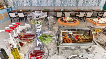 Pequeno-almoço tipo buffet diário incluído