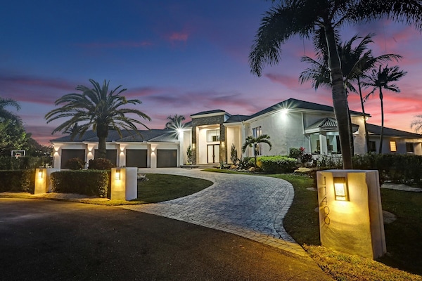Sophia's Luxury Compound Resort W\/ Heated Pool~ - Plantation, FL