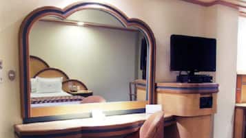 Quarto casal tradicional | Cofres nos quartos, cortinas blackout, Wi-Fi de cortesia, roupa de cama