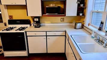 Casa Básica, vista para o rio | Cozinha privada