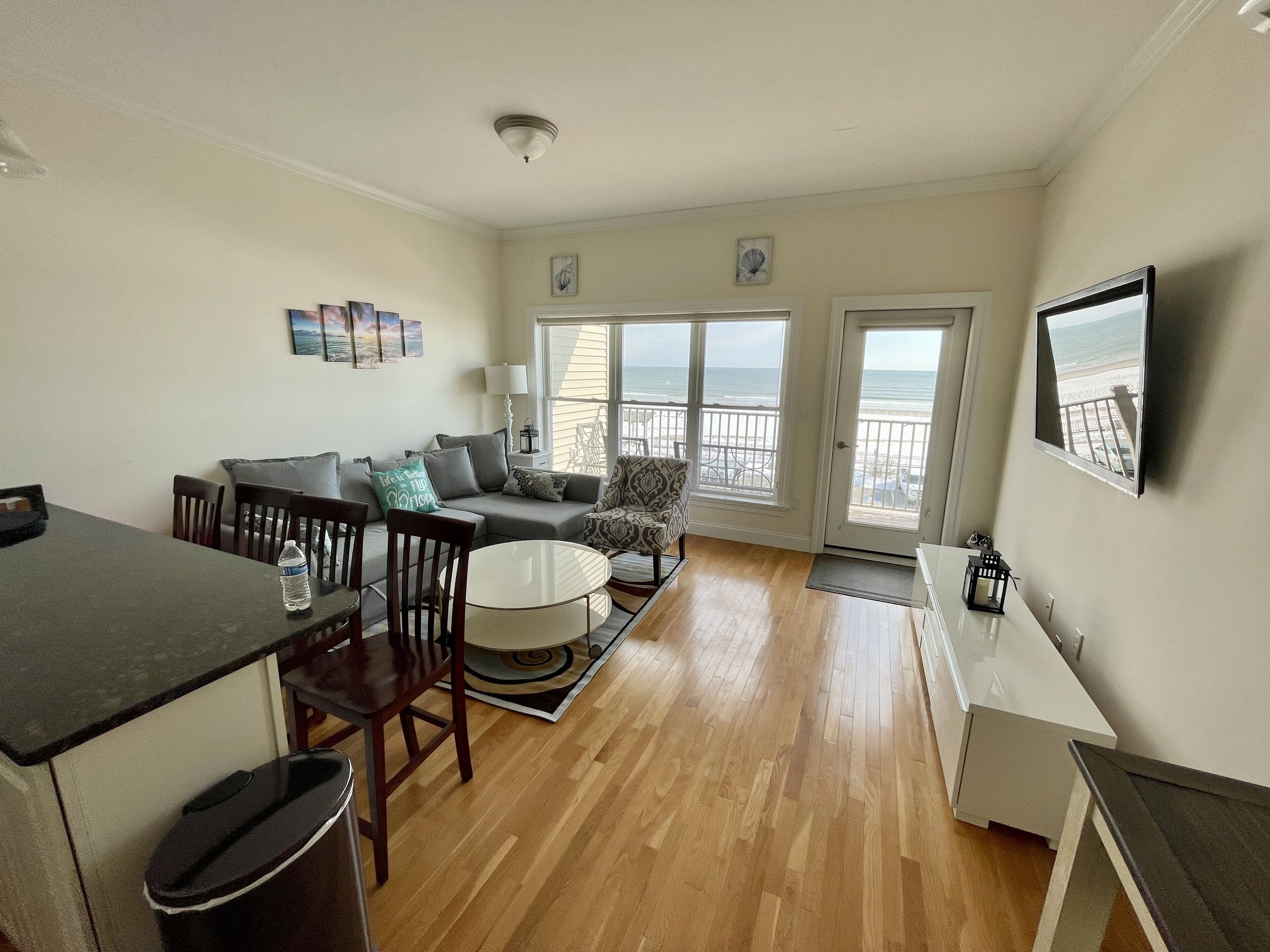 Ocean Front Beach View Fully Furnished Family Vacation Condo - Hampton Beach, NH