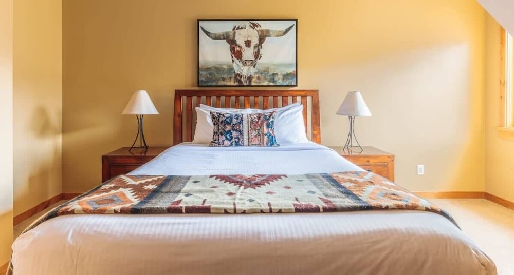 "Utopia" At Rundle Cliffs Lodge - Canmore