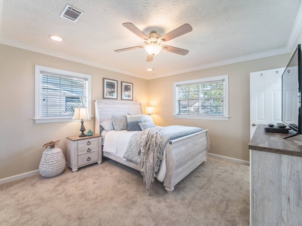 Endless Summers! Cozy Home, Heated Pool, Near Mayo - Jacksonville Beach, FL