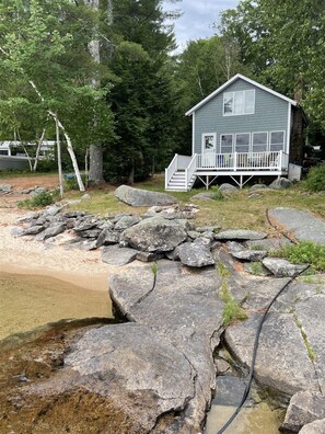 Rustic shorefront cottage with a small sandy beach - Standish | Vrbo