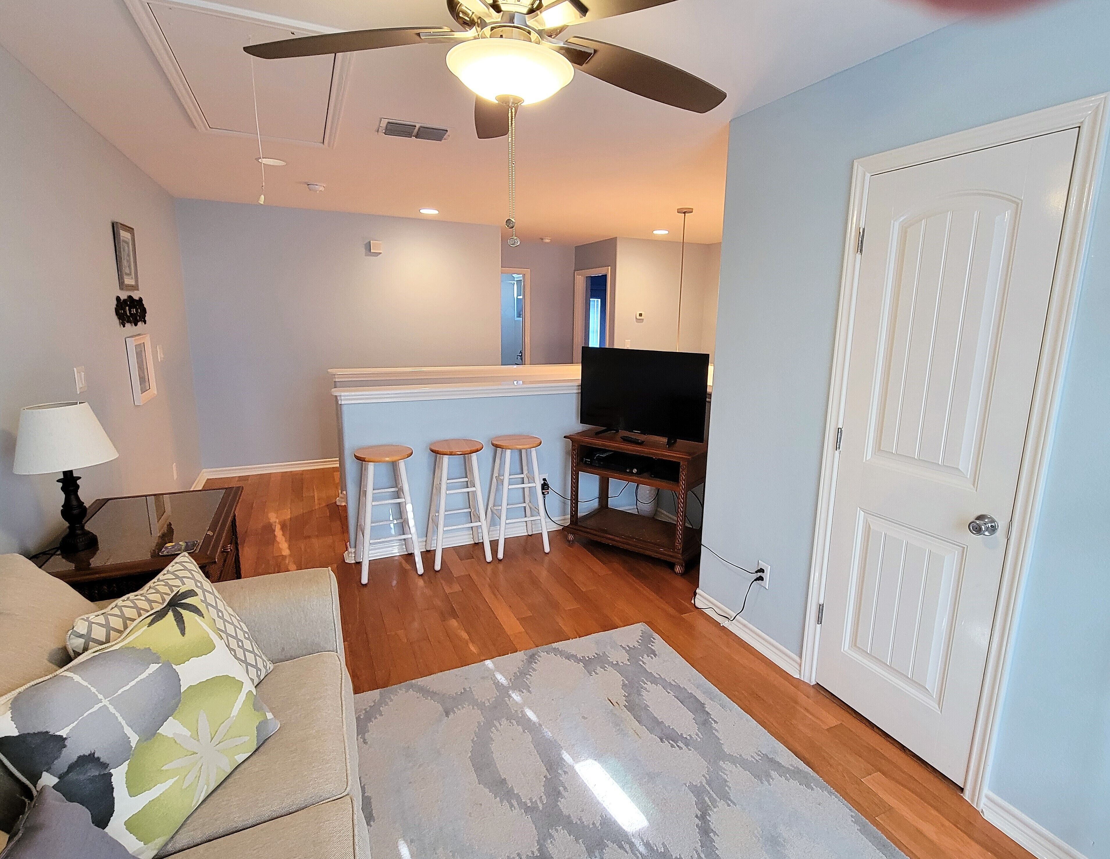 Sunset Shores--4 Br/3 Ba, Walk To The Beach, Heated Pool, Dogs Ok - Aransas Pass, TX