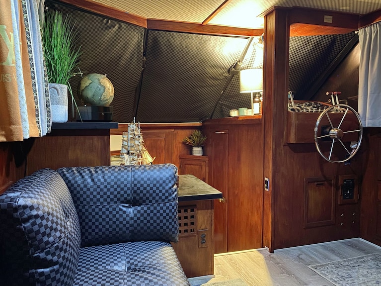 Celebrity-owned Private Yacht Docked In Prestigious Marina Del Rey - Los Angeles