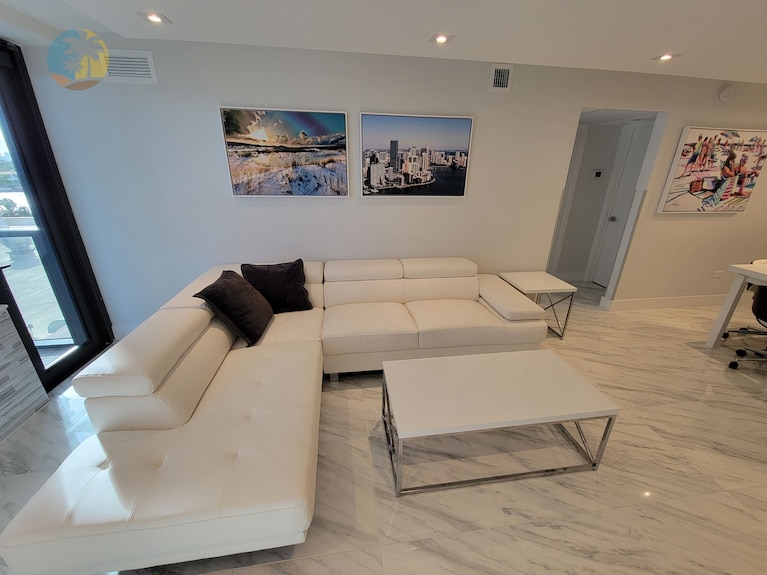 Stylish Modern 3 Bedroom Miami Beach - 611 - South Beach