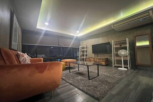 Suite | Minibar, secretária, Wi-fi grátis, roupa de cama fornecida 