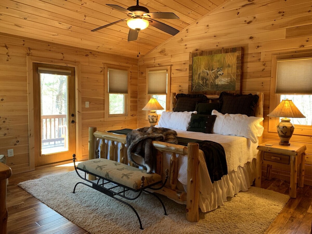 Private Luxury Cabin, Mountain Views, Aska Area, Pool/pingpong Table, Hot Tub - Blue Ridge, GA