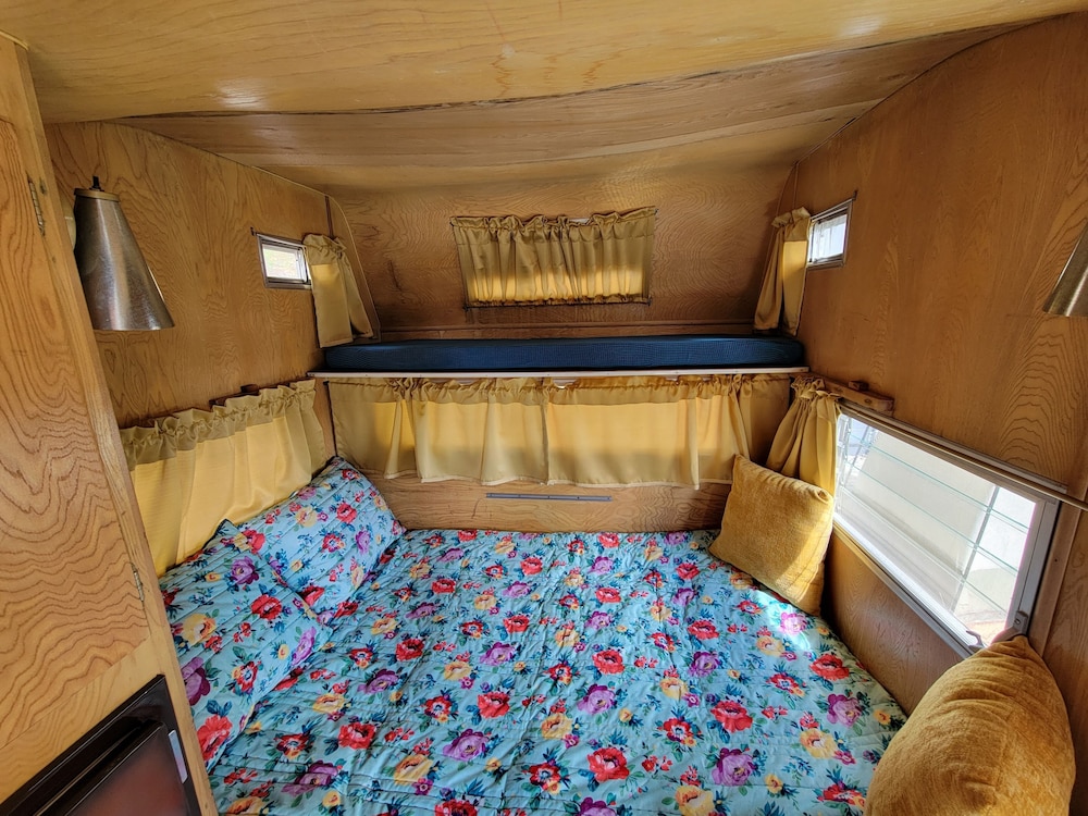 Vintage Trailer With Access To Big Lake & Private Campground - 알래스카