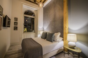 Quarto casal standard | Roupas de cama premium, quartos à prova de som, berço de viagem