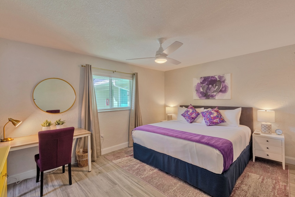 Beach Gear Provided Free Beach Pass To Honeymoon Island 2 King Beds Fast Wi-fi - Dunedin, FL