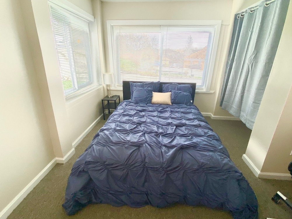 Single Level That Sleeps 5 Guests - Kennywood, West Mifflin