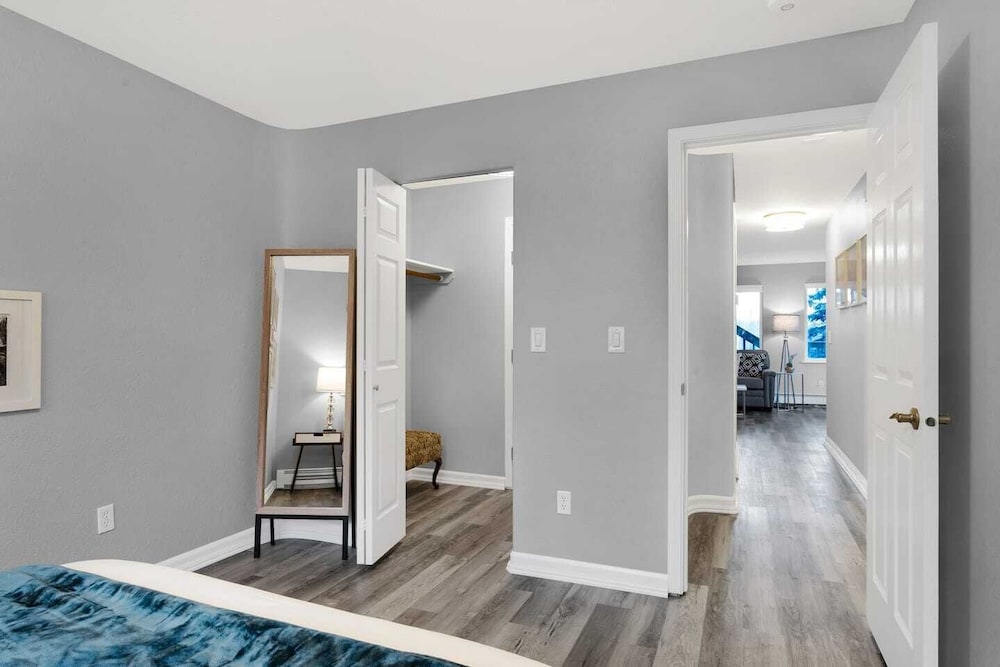 New Remodeled Unit Next To Downtown At Westchester - Anchorage, AK