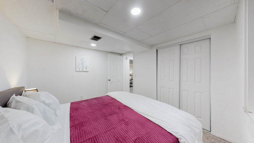 Denver 2 Bedroom Lower Unit Mountain Home - Broomfield
