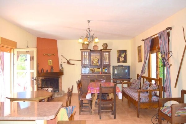 Homerez - Nice House With Mountain View And Terrace - Siles