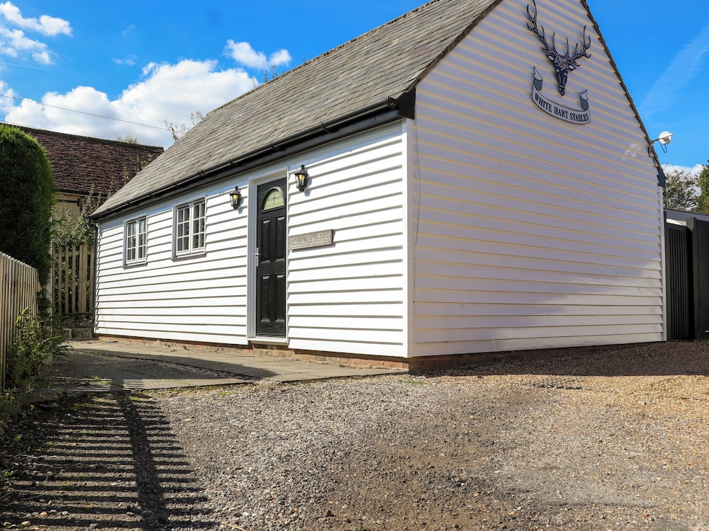 White Hart Stables - Battle