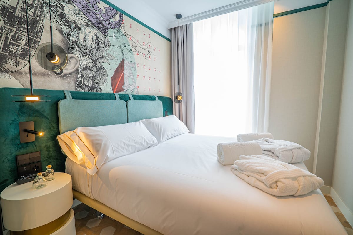 2 quartos, cofres nos quartos, individualmente decorados