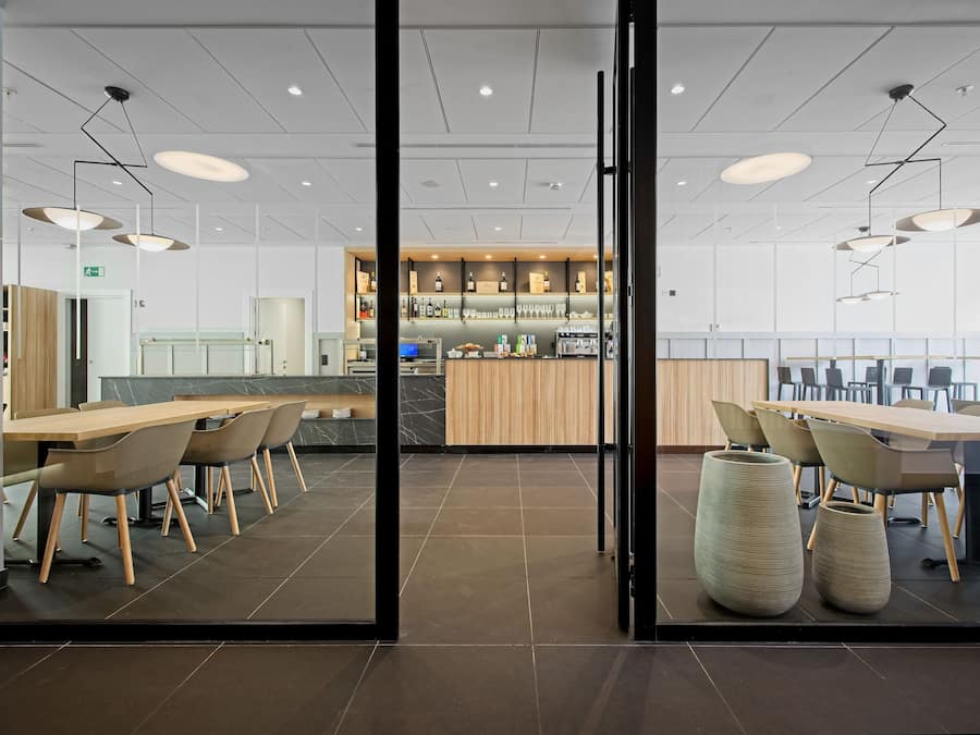 Pequeno-almoço continental diário (12 EUR por pessoa)