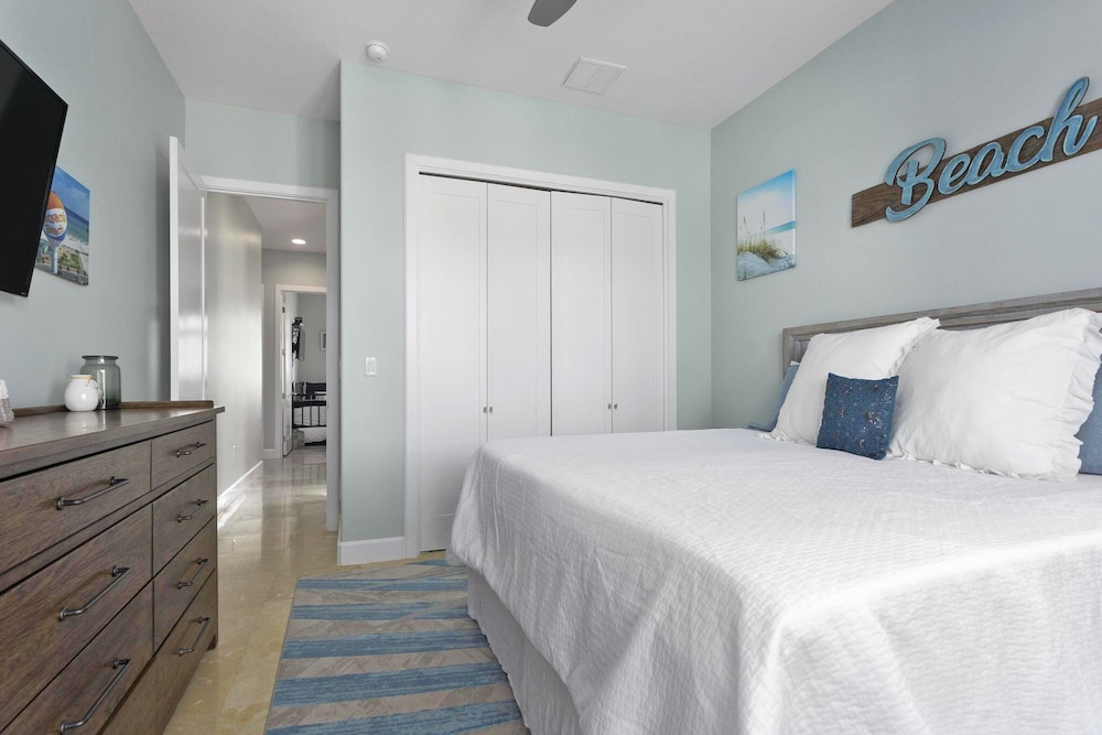 The Big Yellow Beach House | Gulf Views, Private Pool - Sleeps 19 - Pensacola Beach, FL