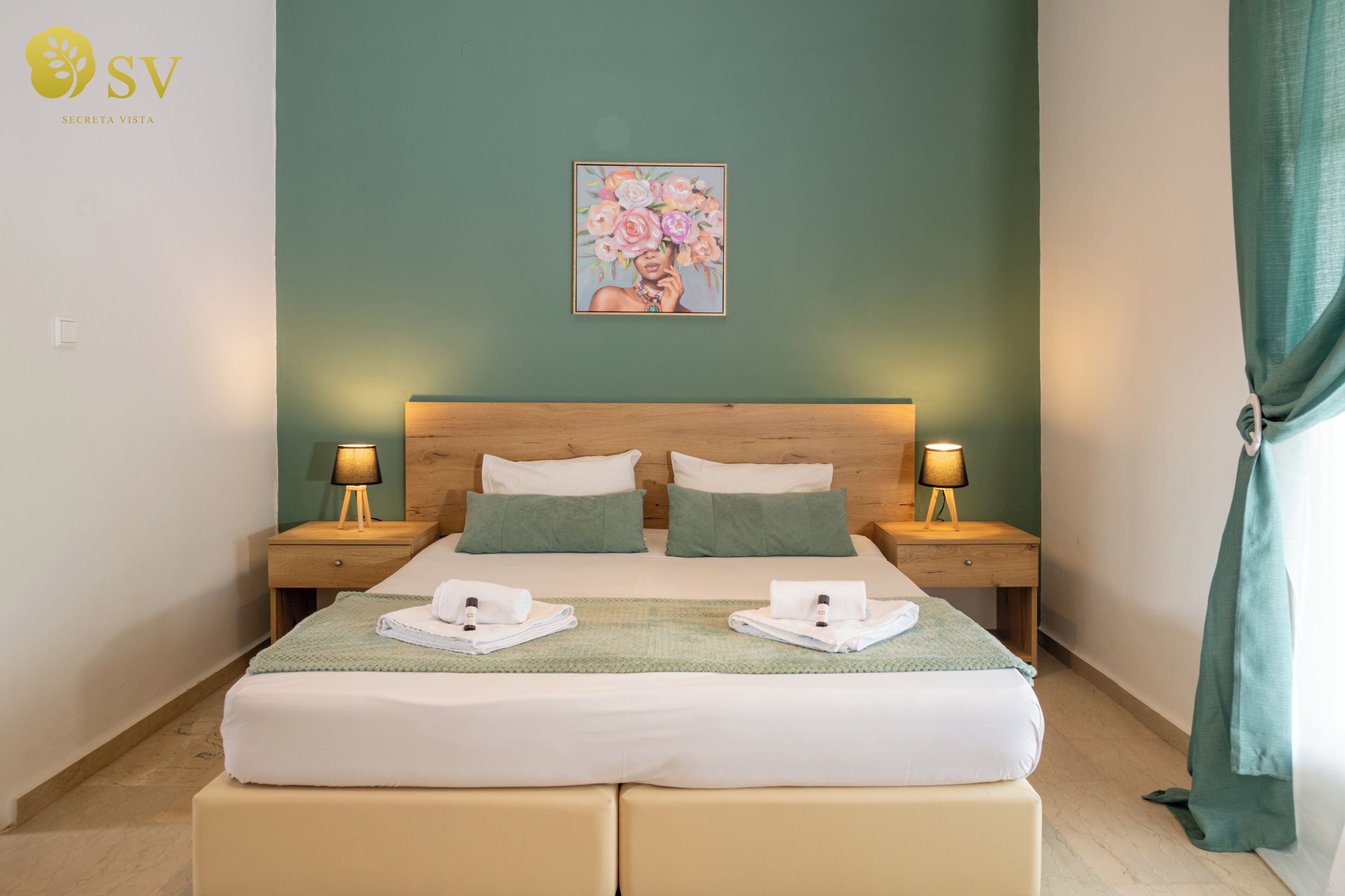 Apartamento família, 2 quartos, para não fumantes, vista para a piscina | Cofres nos quartos, cortinas blackout, roupa de cama