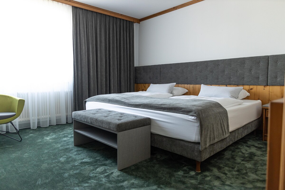 Roupa hipoalergénica, minibar grátis 