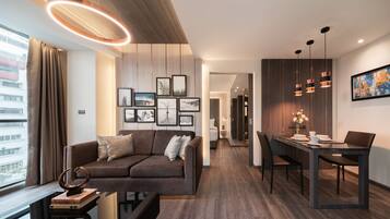 Suite Júnior | Sala de estar | Smart TV, Netflix, serviços de streaming