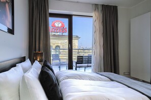 Penthouse Panorâmica | Cofre no quarto, com decoração personalizada 