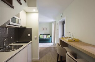 Estúdio Exclusivo | Cozinha privada | Uma cafeteira/bule, uma chaleira elétrica 