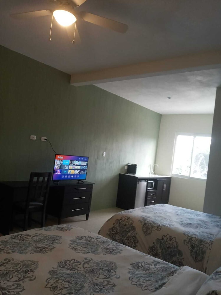 Family Studio With All The Comforts, Centrally Located. - Jalapa