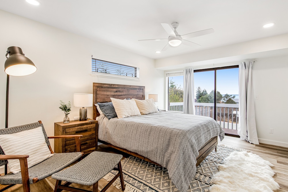 Bay View Gem With Fast Wifi, Deck, Enclosed Yard, & Dogs Ok - Greenbank, WA