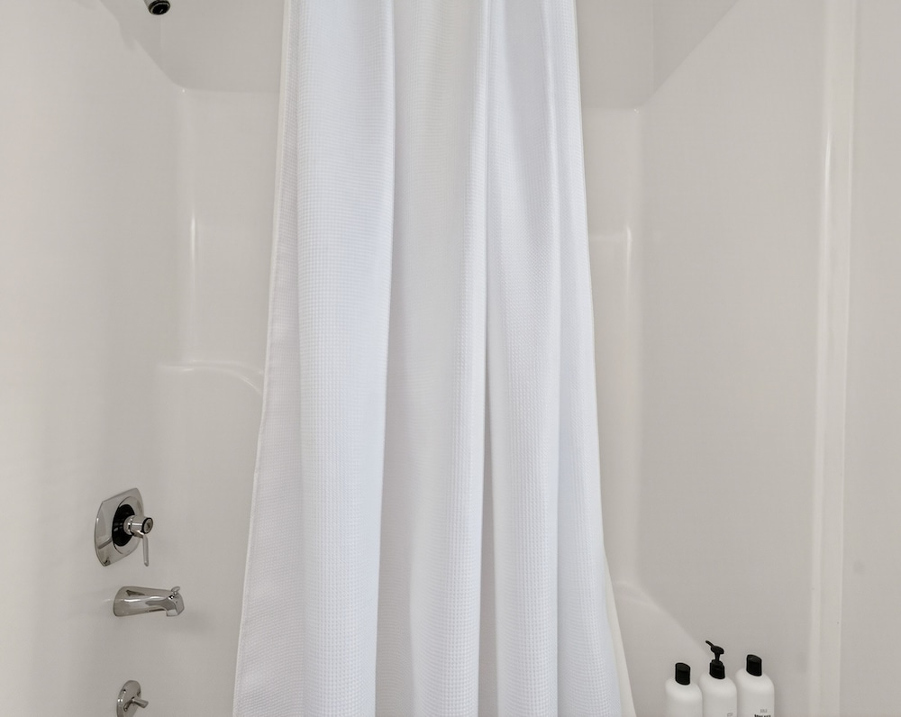 Mountain Escape: Updated Kitchen, King Bed, Walk To Nature Center, Pet Friendly - Shenandoah National Park