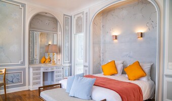 Quarto Duplo de Luxo, varanda, vista para o rio | Roupa de alta qualidade, com decoração personalizada, secretária 